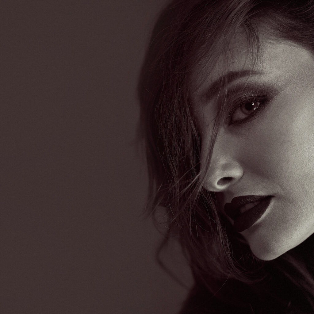 Michelle W. - ISOMODELS