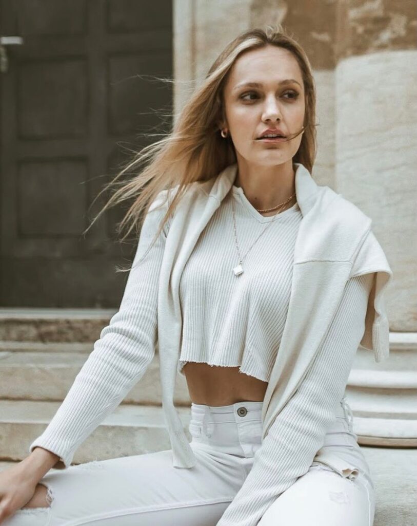 Shana P. - ISOMODELS