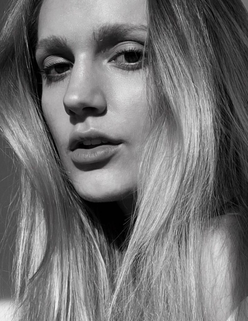 Shana P. - ISOMODELS