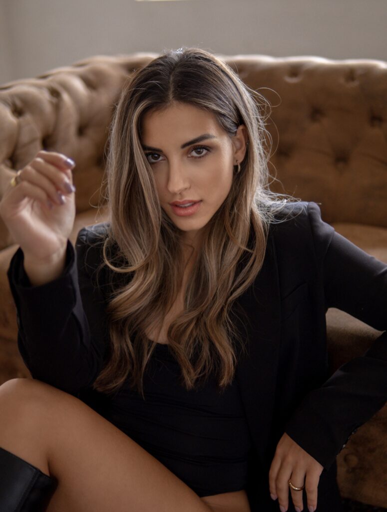 Jasmin U. - ISOMODELS